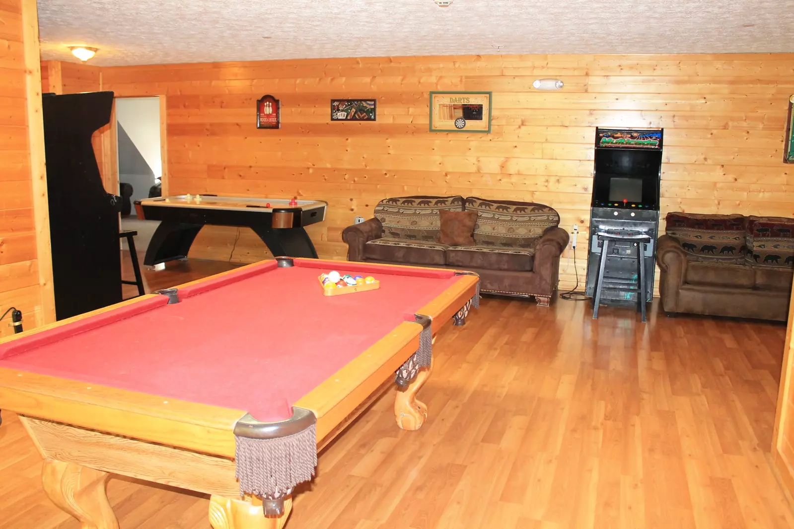 BIG BEAR LODGE - 12 bedroom Cabin in Pigeon Forge