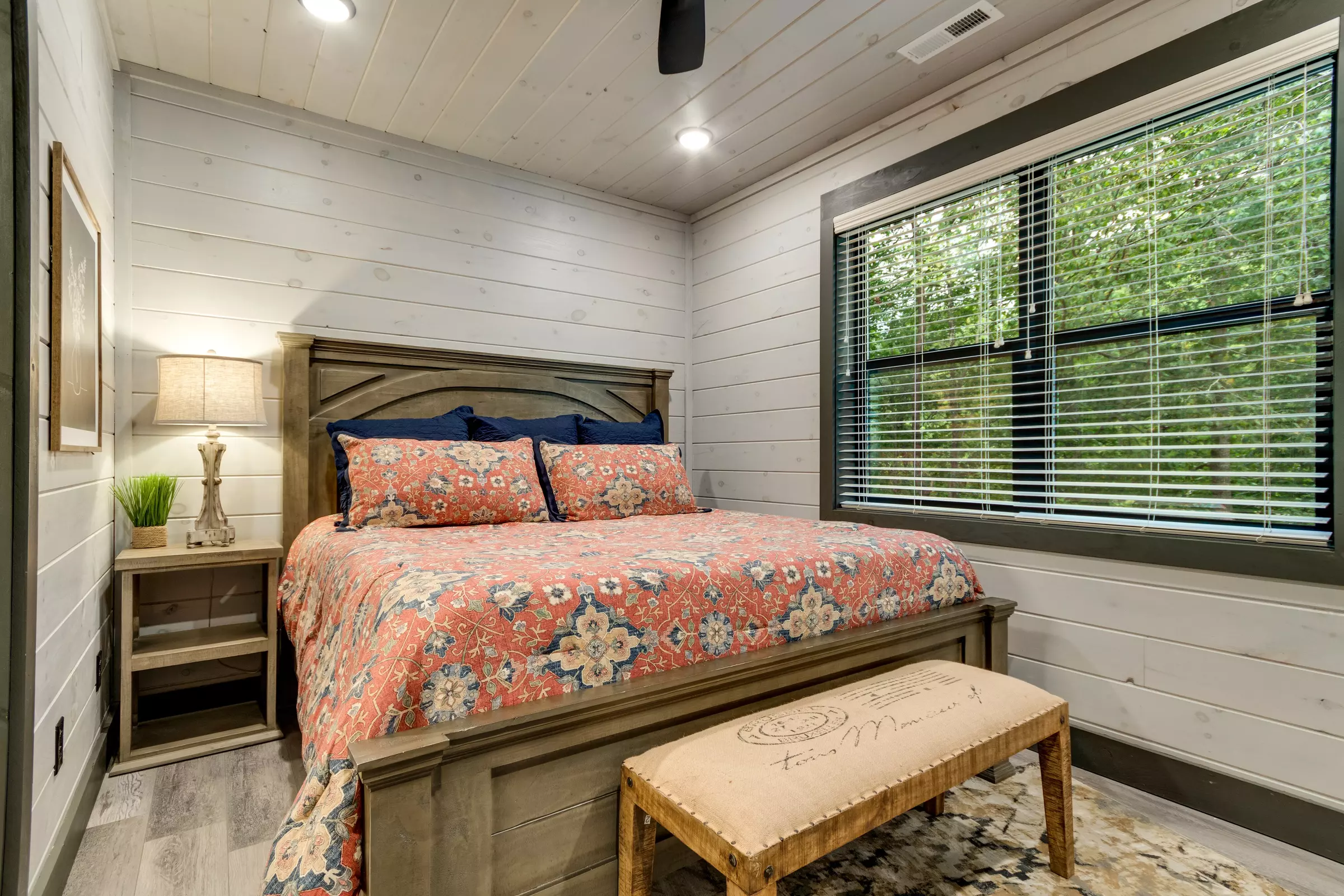 GRINNING BEAR RETREAT - 8 bedroom Cabin in Gatlinburg