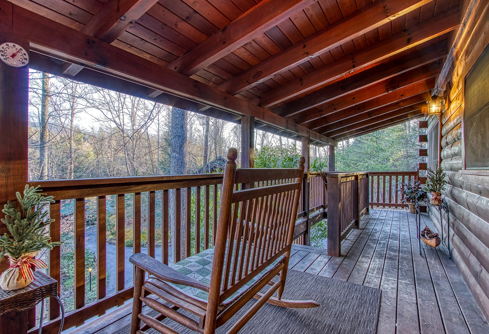 LAZY DAZE LODGE - 3 bedroom Cabin in Gatlinburg