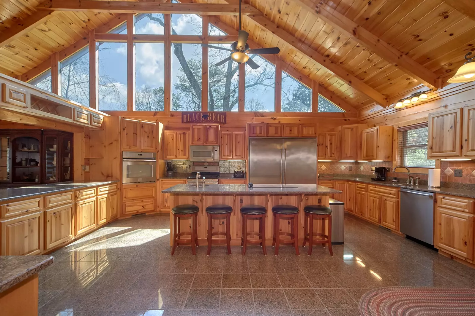 TOP NOTCH LODGE - 6 bedroom Cabin in Sevierville
