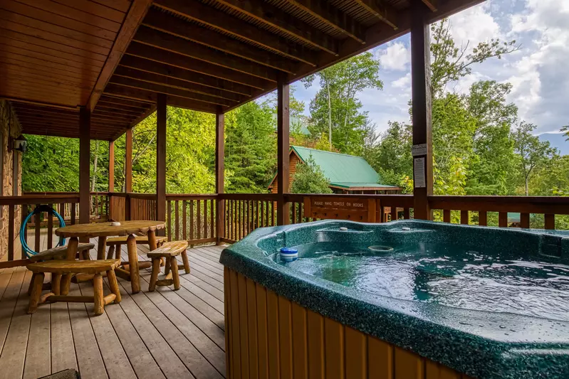 APPALACHIAN ADVENTURE - 4 bedroom Cabin in Gatlinburg