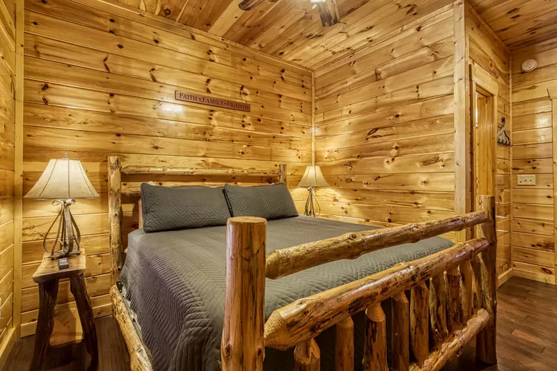 THE BIG MOOSE LODGE - 16 bedroom Cabin in Sevierville