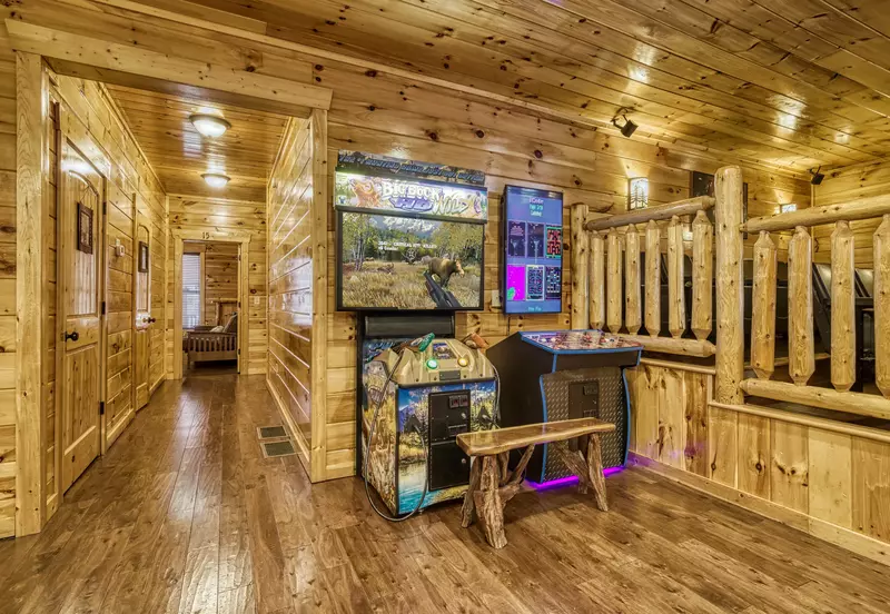 THE BIG MOOSE LODGE - 16 bedroom Cabin in Sevierville