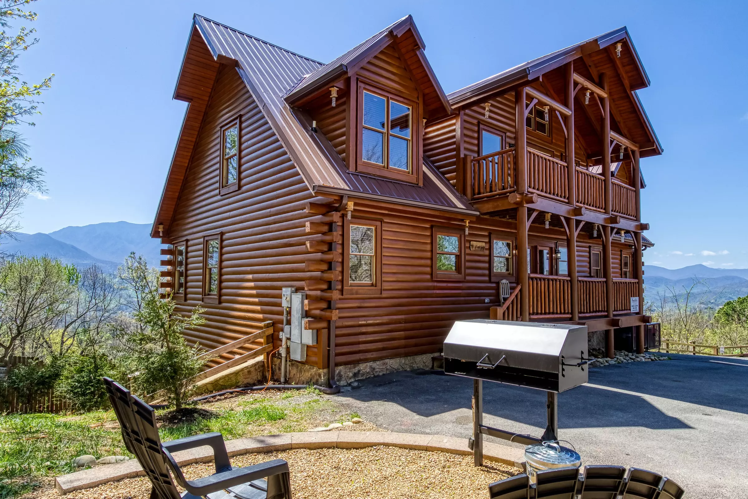 MOUNT LECONTE VIEW LODGE - 8 bedroom Cabin in Gatlinburg